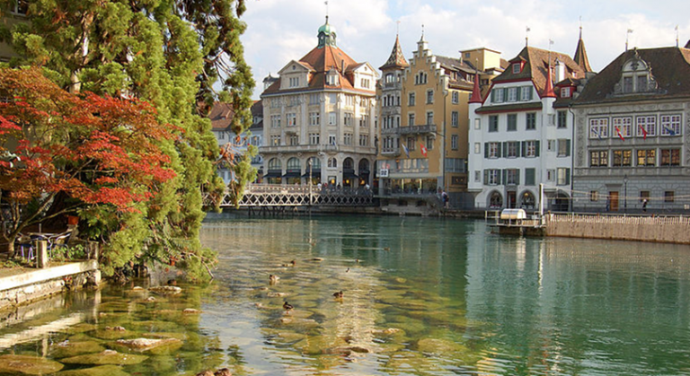 Flussverlauf der Reuss – Die Alpen